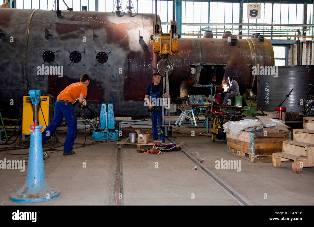Pressure vessel fabrication hi-res stock photography and images - Alamy