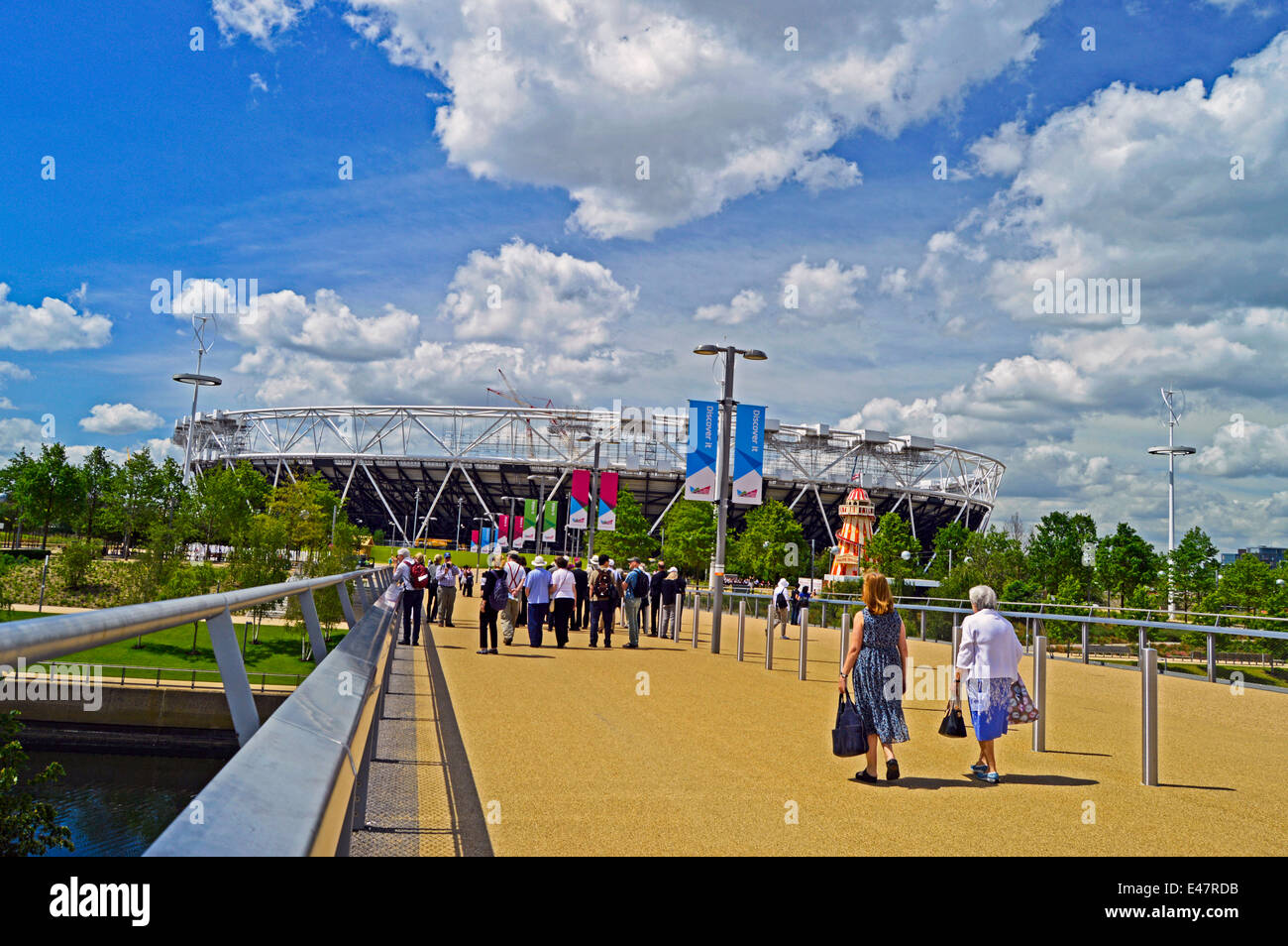 The Olympic Stadium at the Queen Elizabeth Olympic Park, Stratford ...