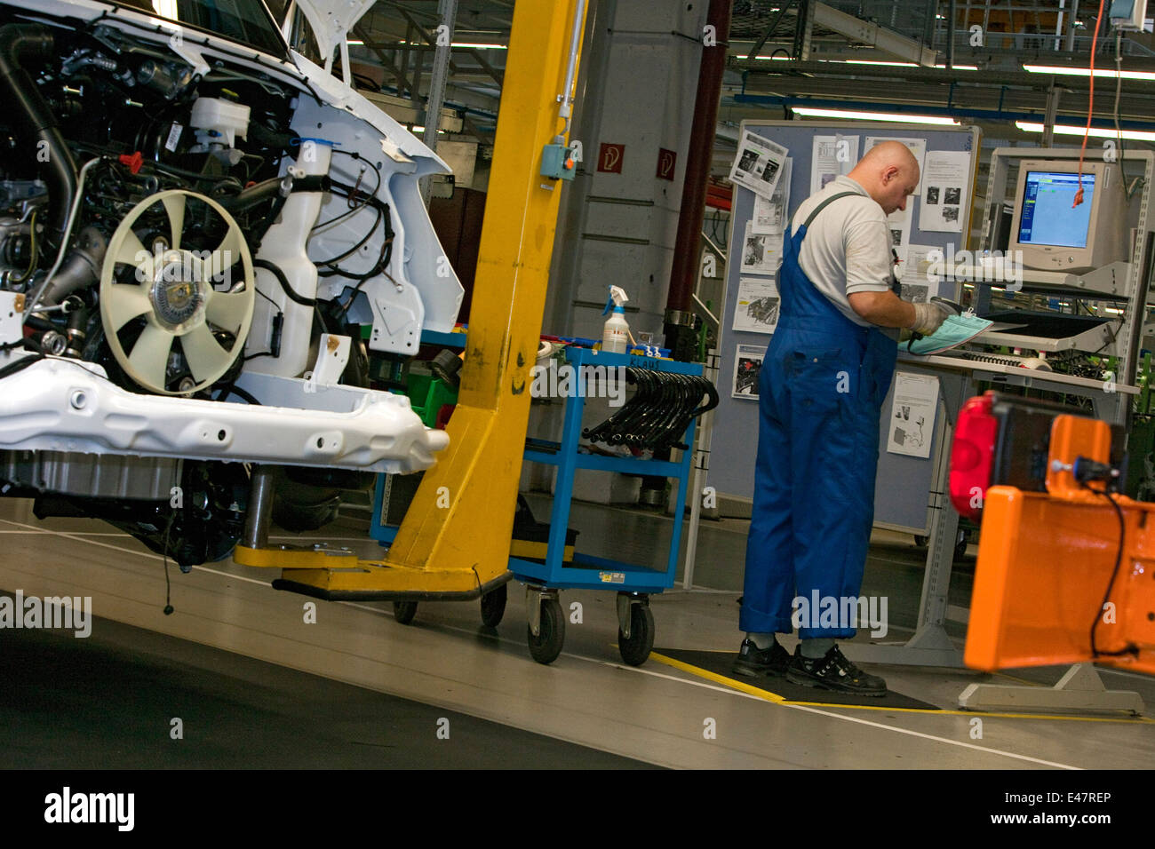 Mercedes-Benz Sprinter production Stock Photo - Alamy