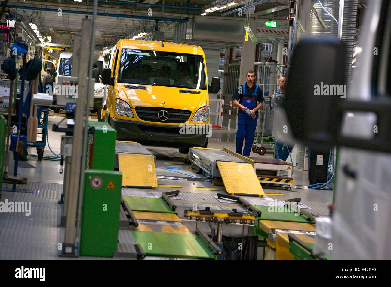 Mercedes-Benz Sprinter production Stock Photo - Alamy