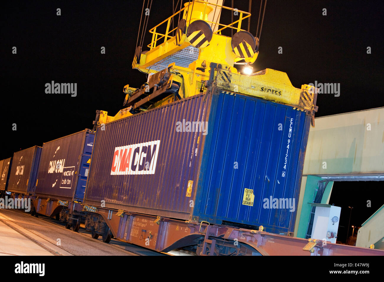 Night shift in container ports Stock Photo - Alamy