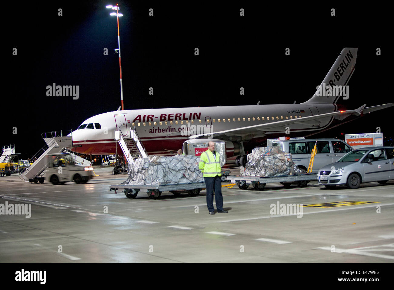 Aviation freight hi-res stock photography and images - Alamy