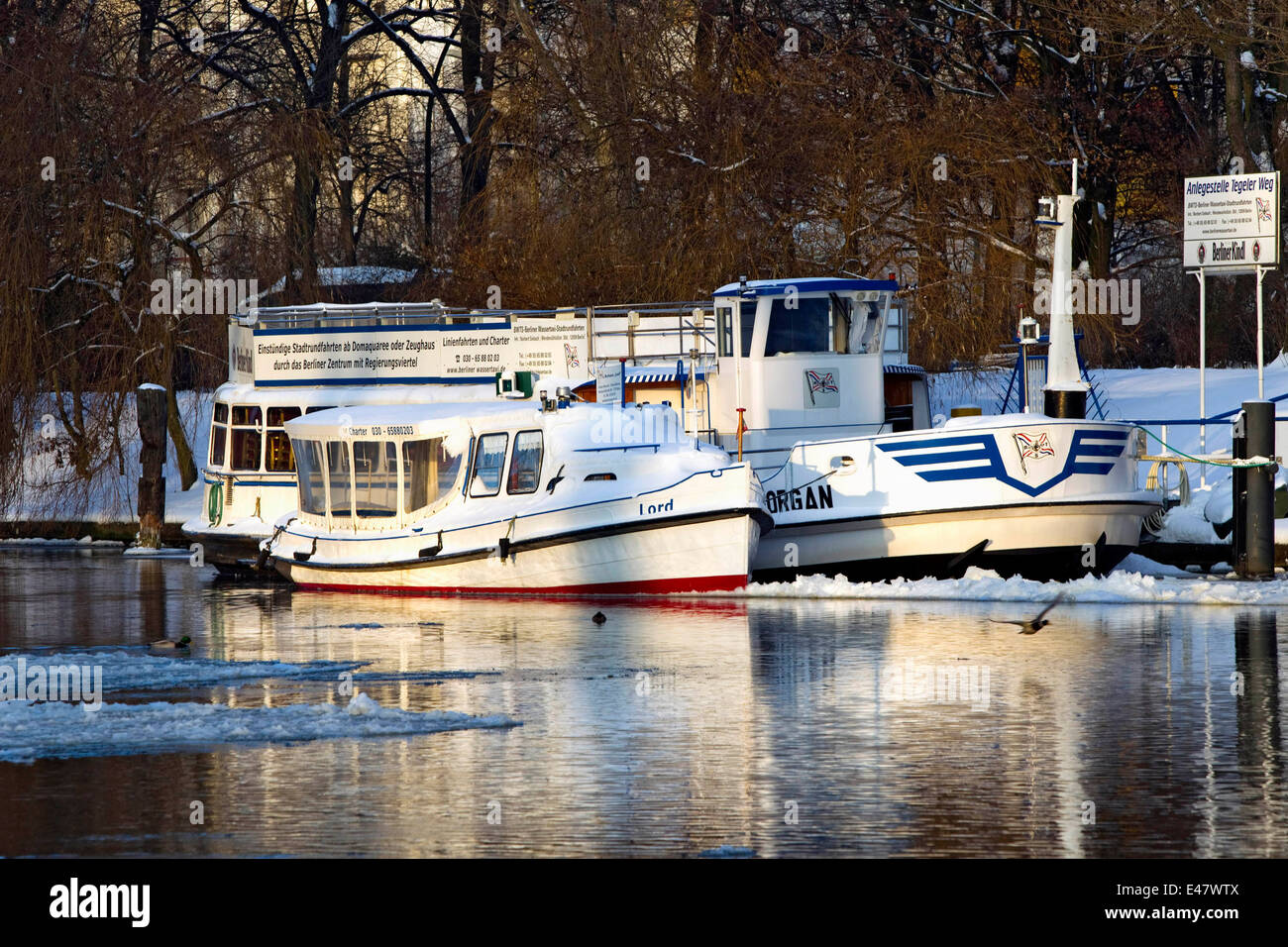 snowy excursion steamer Stock Photo - Alamy