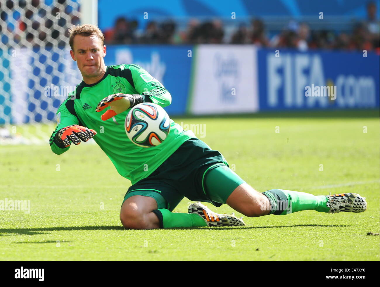 Manuel Neuer Save High Resolution Stock Photography and Images - Alamy