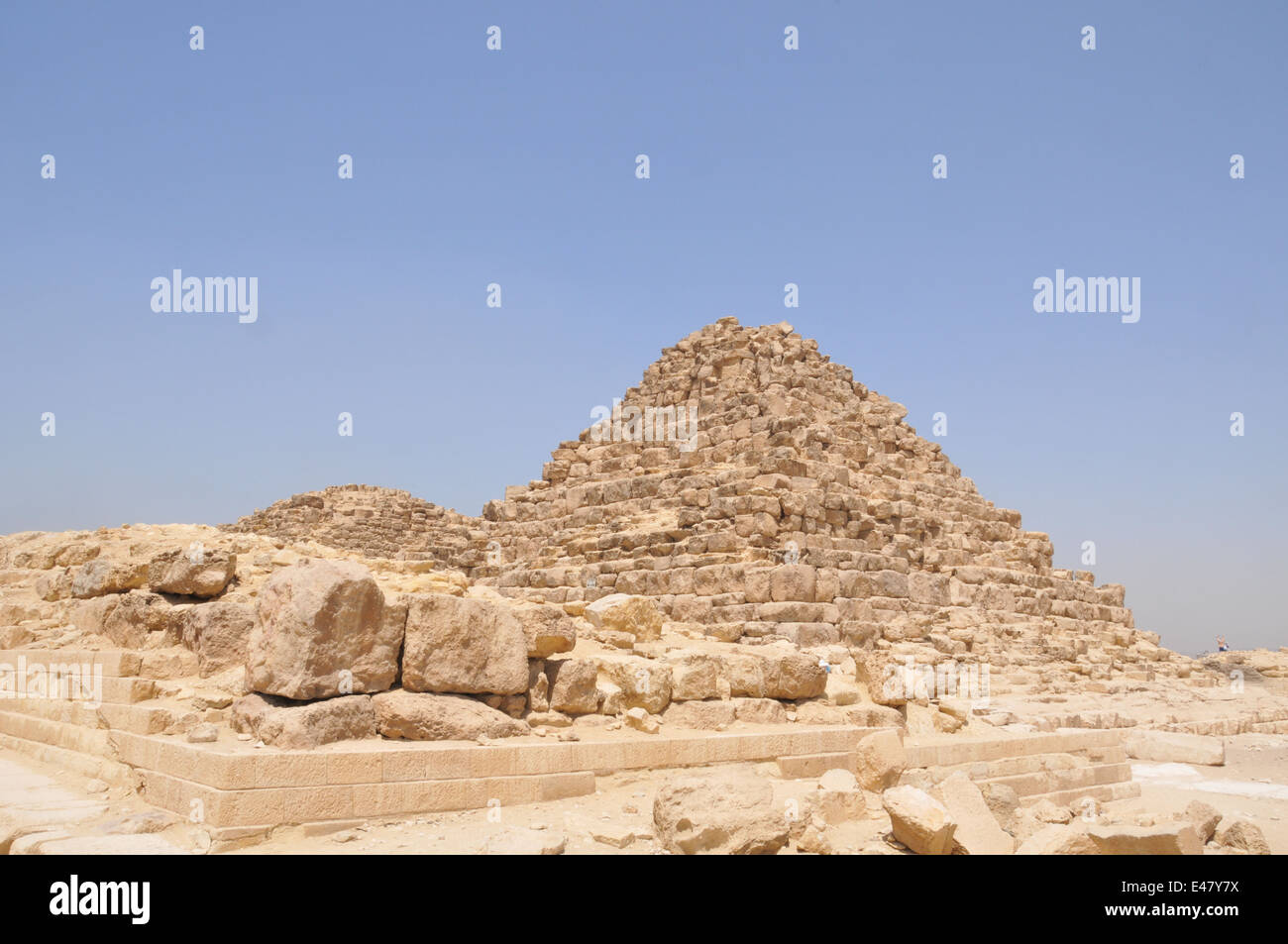 Ancient giza rubble hi-res stock photography and images - Alamy