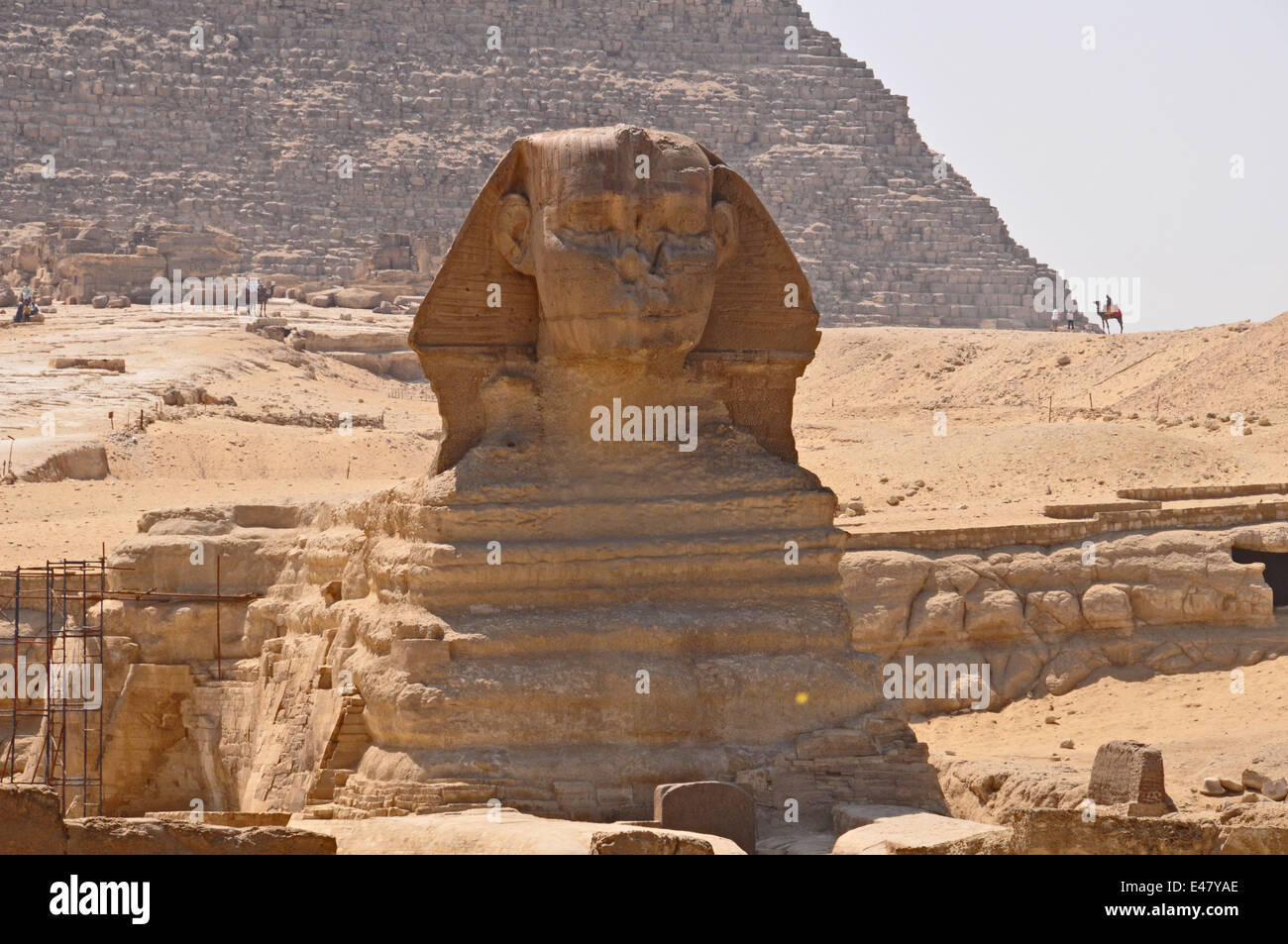 Crumbling pyramid hi-res stock photography and images - Alamy