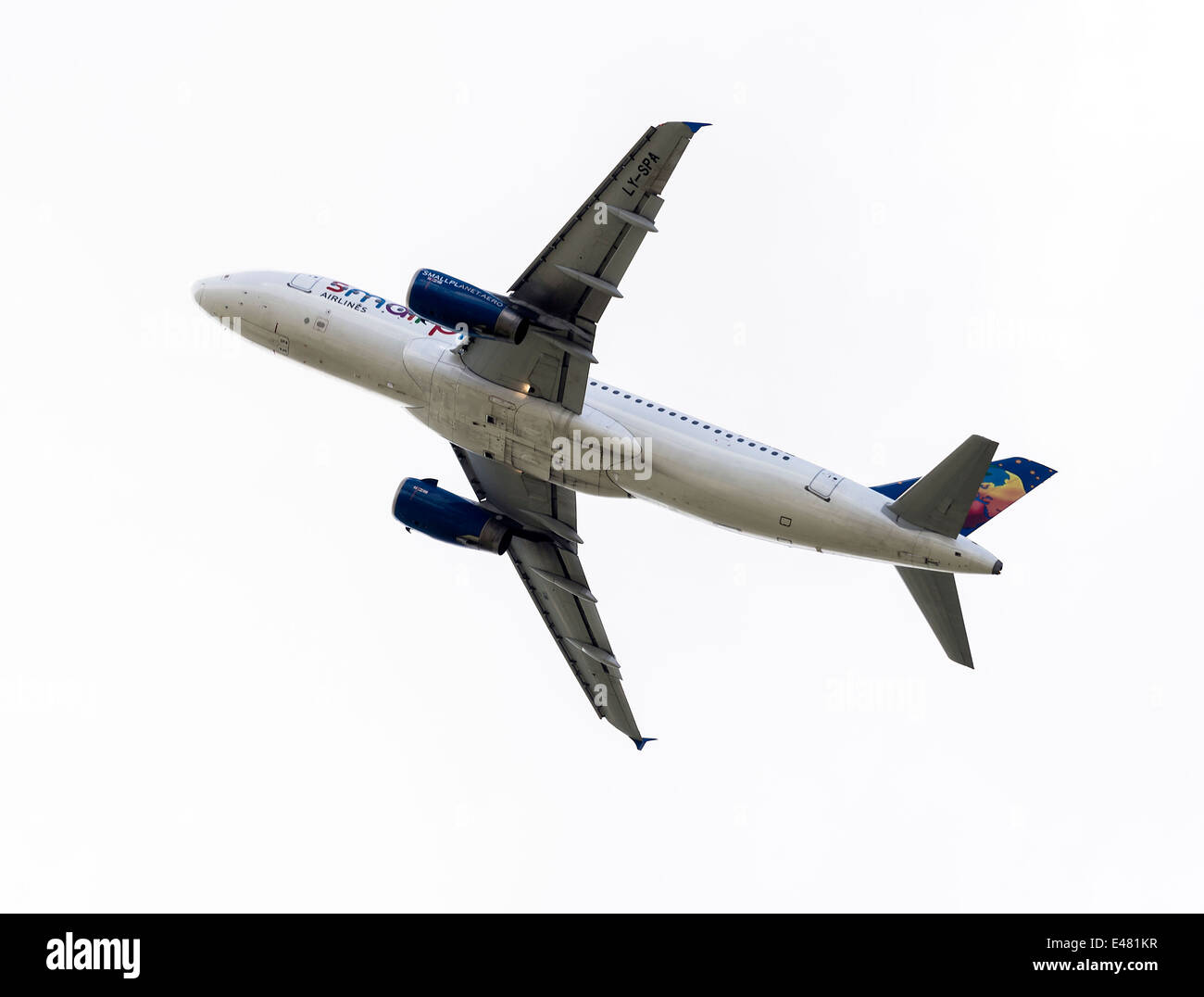 Airplane underwing Cut Out Stock Images & Pictures - Alamy