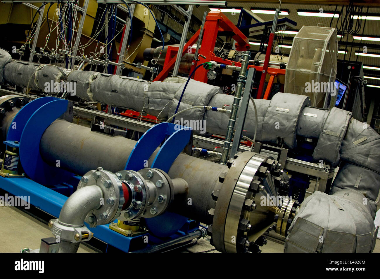 Engine test stand hi-res stock photography and images - Alamy