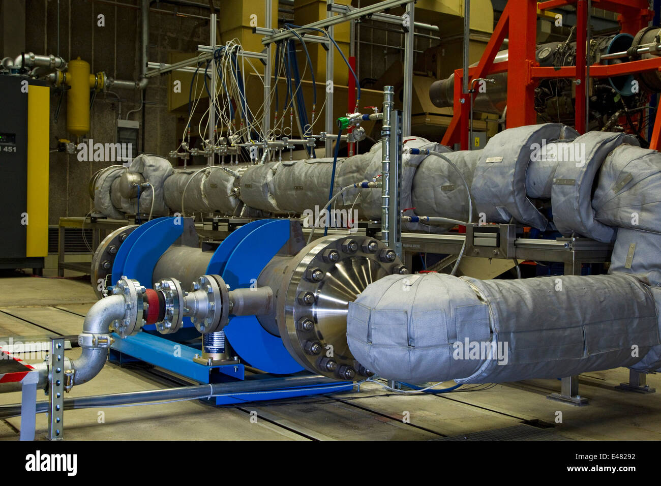 Aircraft engine test stand hi-res stock photography and images - Alamy