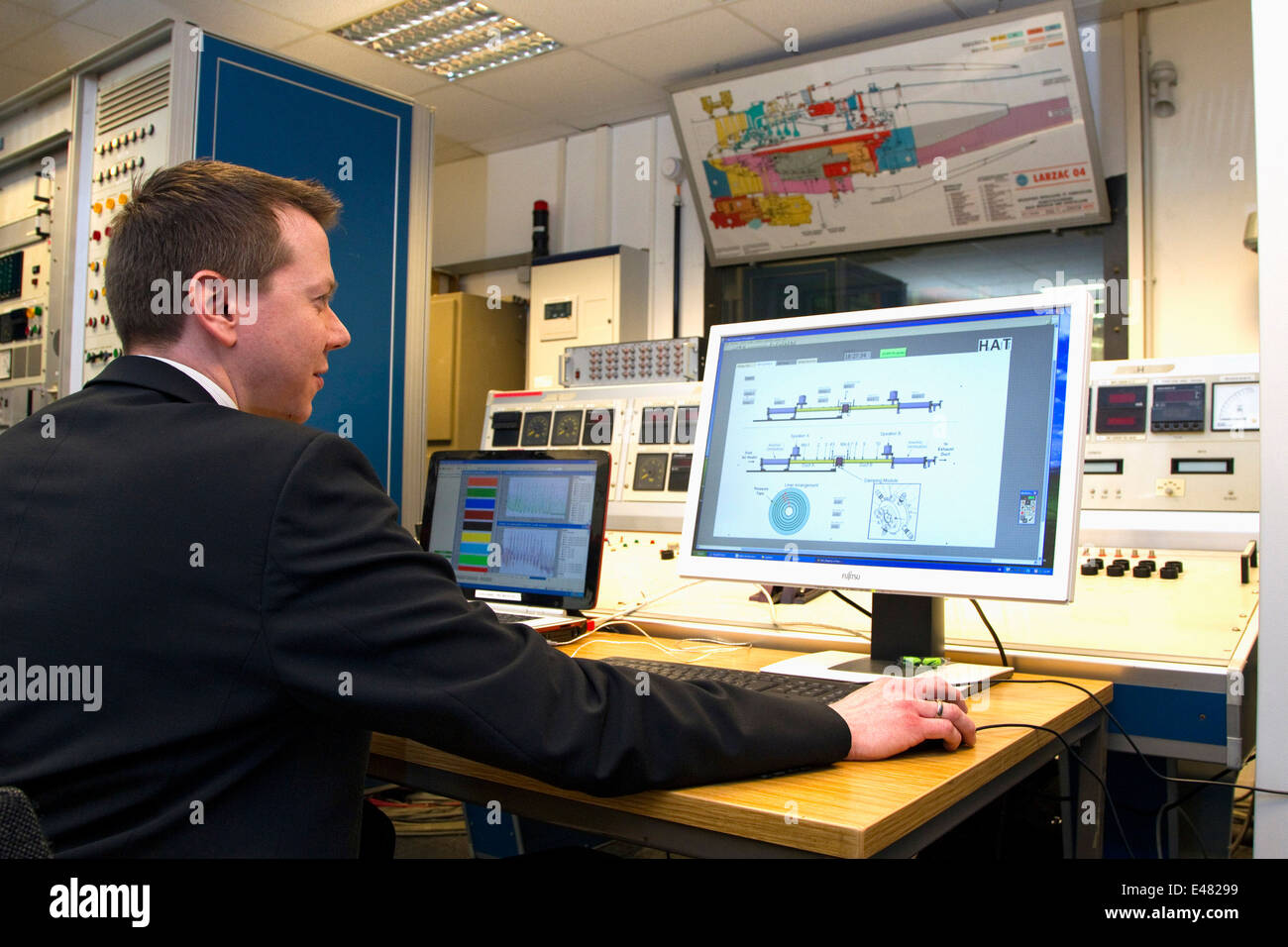 Aircraft engine test stand hi-res stock photography and images - Alamy