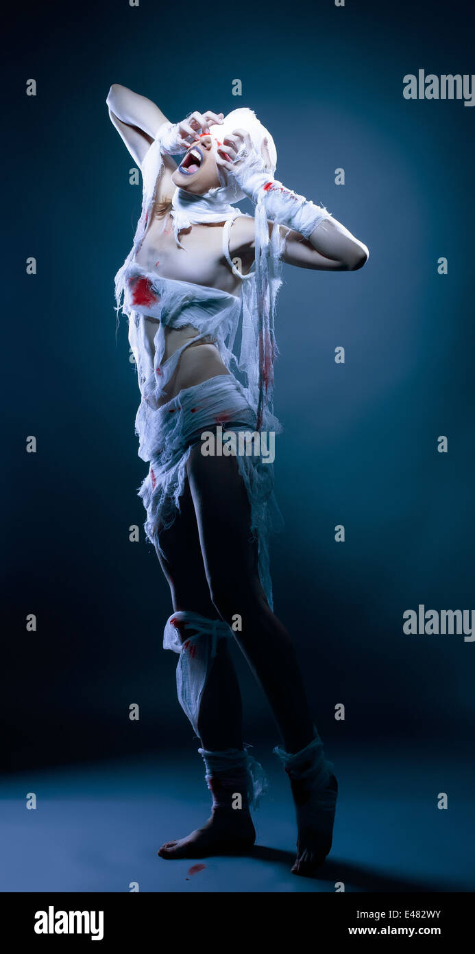 Image of screaming model posing as zombie Stock Photo - Alamy