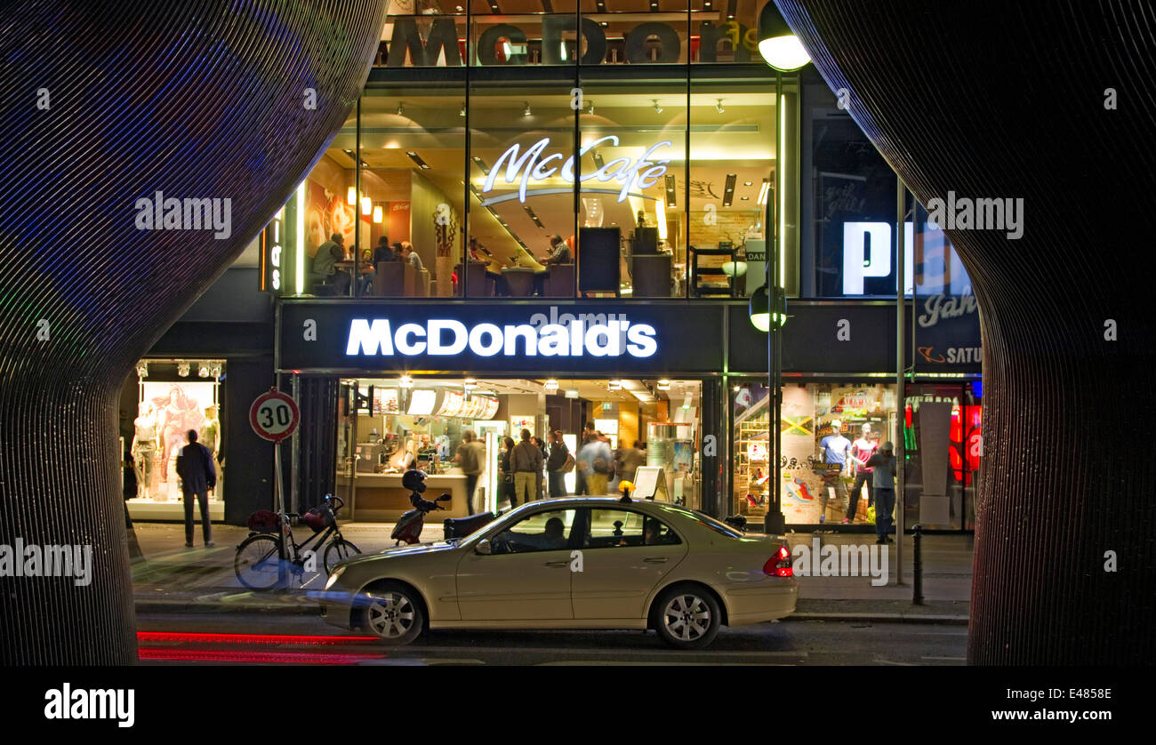 Mac chain hi-res stock photography and images - Alamy