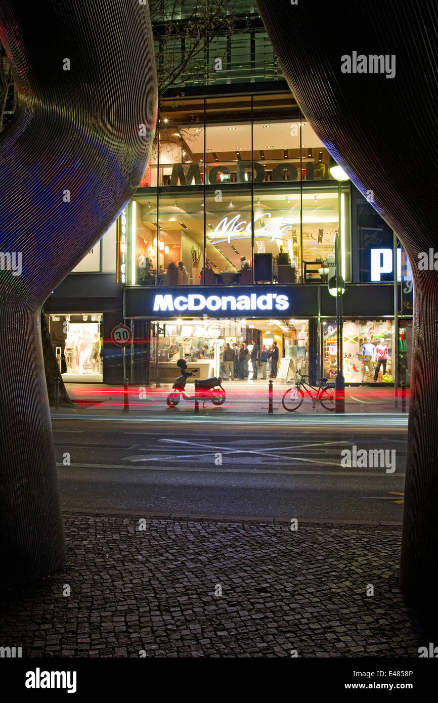 Mac chain hi-res stock photography and images - Alamy