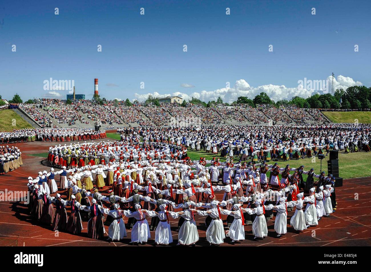 Estonian song and dance festival hi-res stock photography and images ...