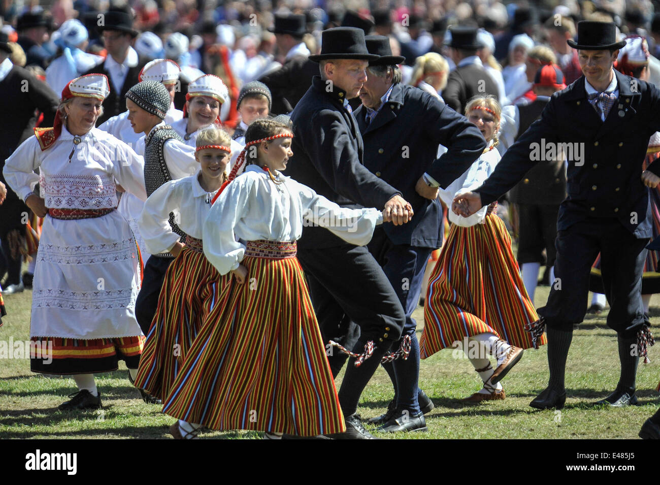 Tallinn, Estonia. 4th July, 2014. Dancers perform during a ceremony in ...