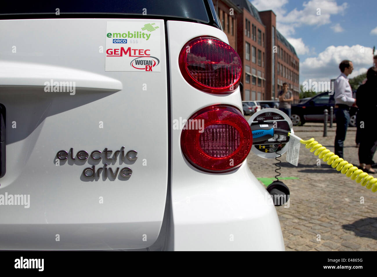Solar filling station hi-res stock photography and images - Alamy