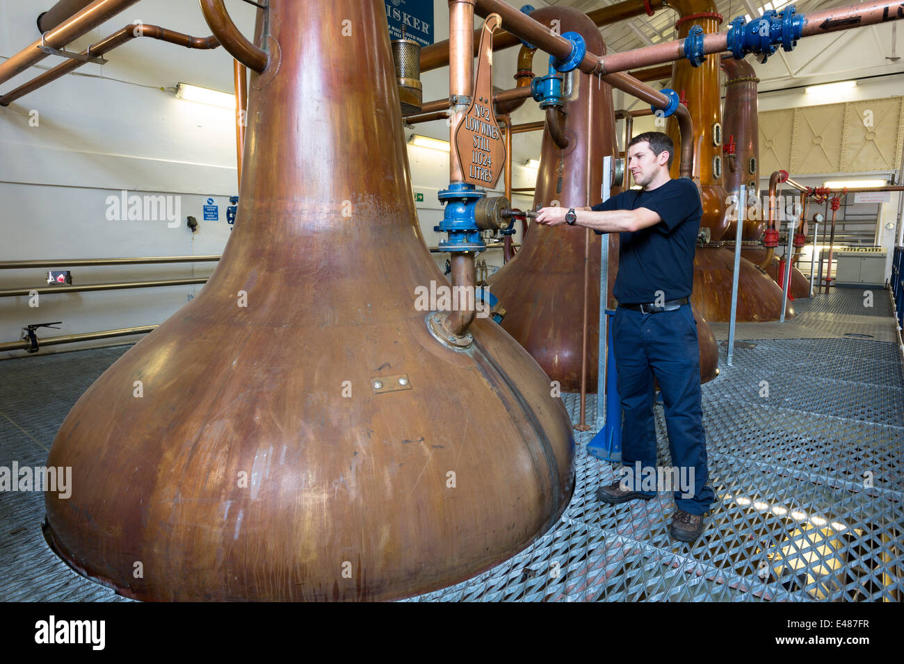 Stillsman and copper spirit stills in Stillshouse at Talisker Whisky ...