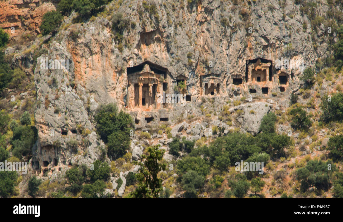 Cliff tombs hi-res stock photography and images - Alamy