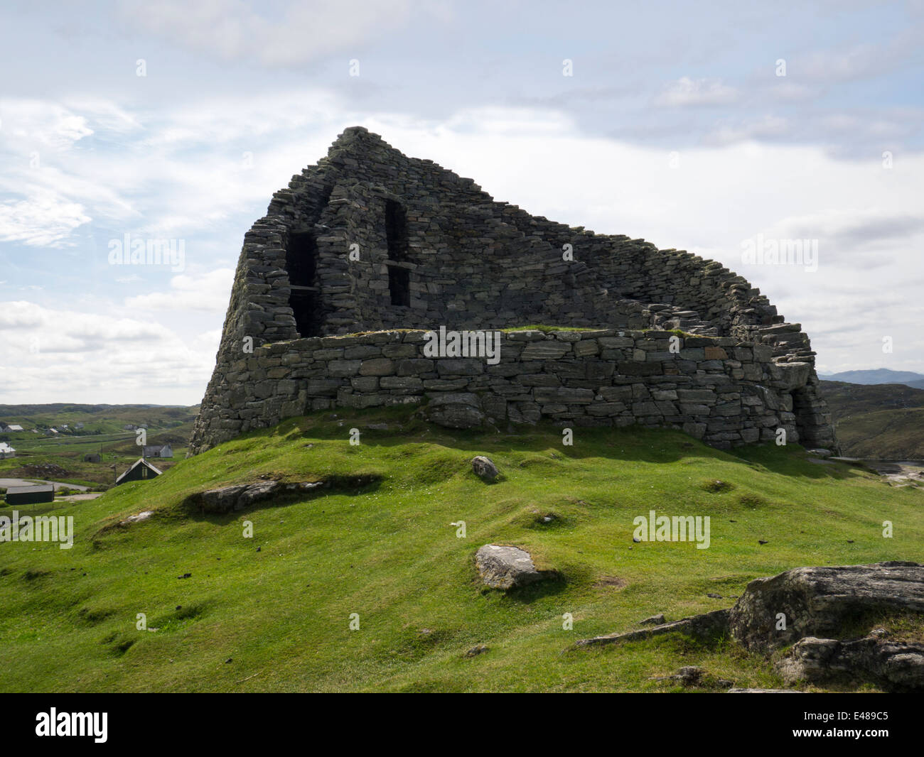 Dun carloway broch hi-res stock photography and images - Alamy