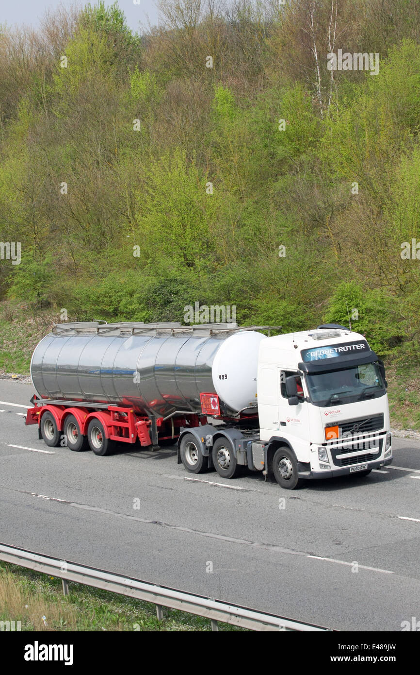 Articulated tanker hi-res stock photography and images - Alamy