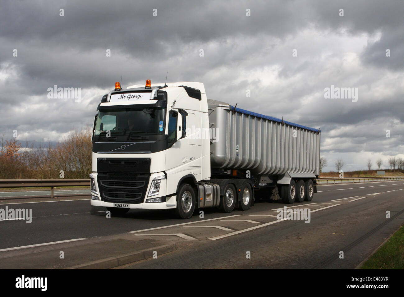 Articulated tipper truck hi-res stock photography and images - Alamy