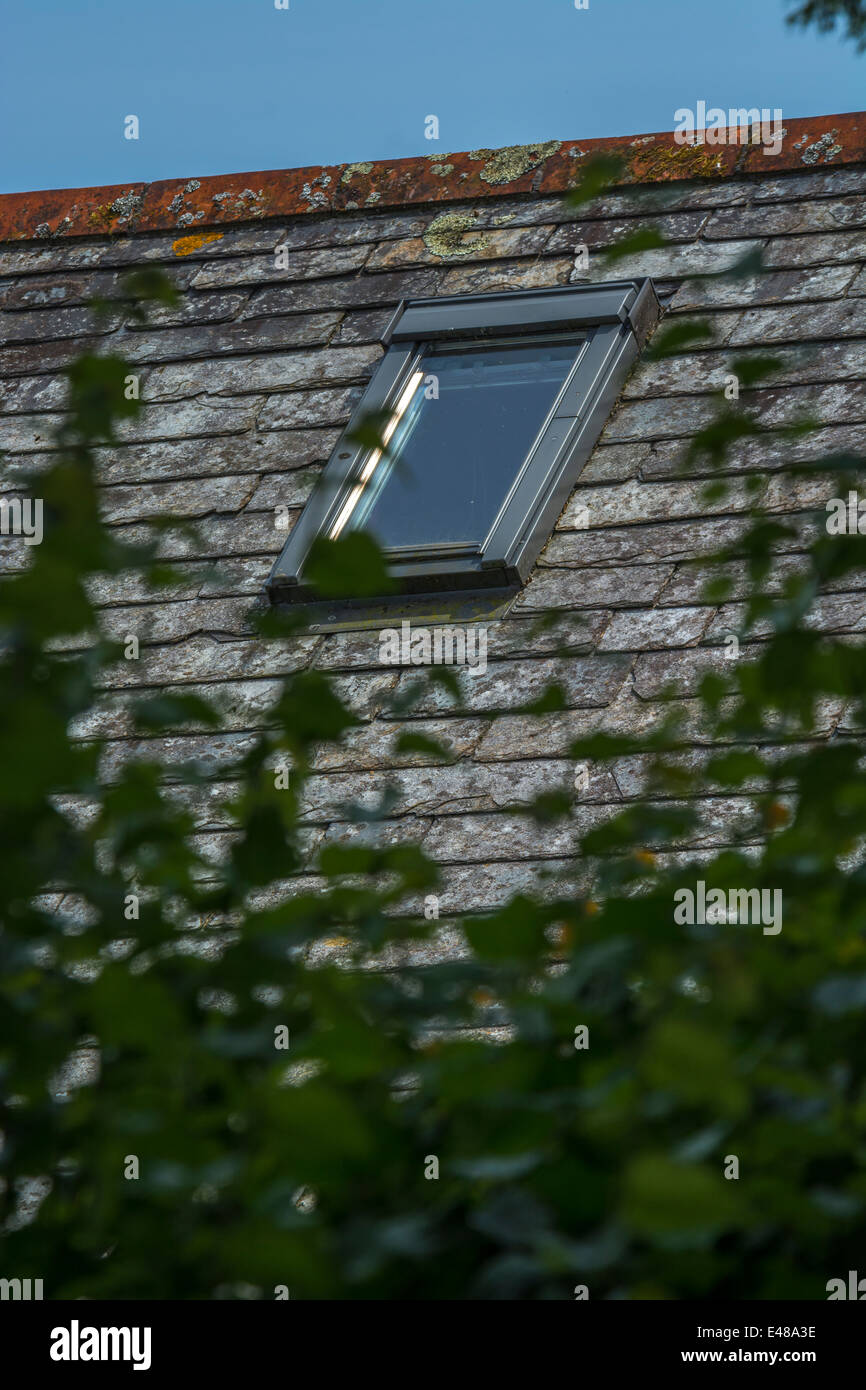 Installed roof hi-res stock photography and images - Alamy