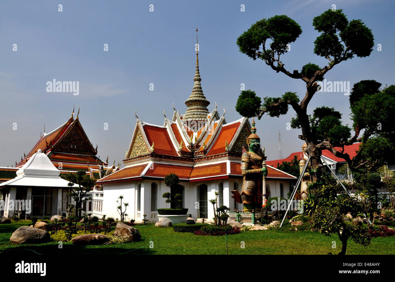 BANGKOK, THAILAND: The monastic quarters complex with giant demon ...