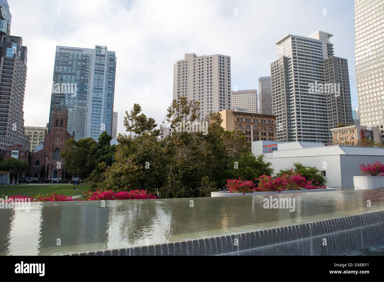 View in San Francisco with waterfall and museum Stock Photo - Alamy
