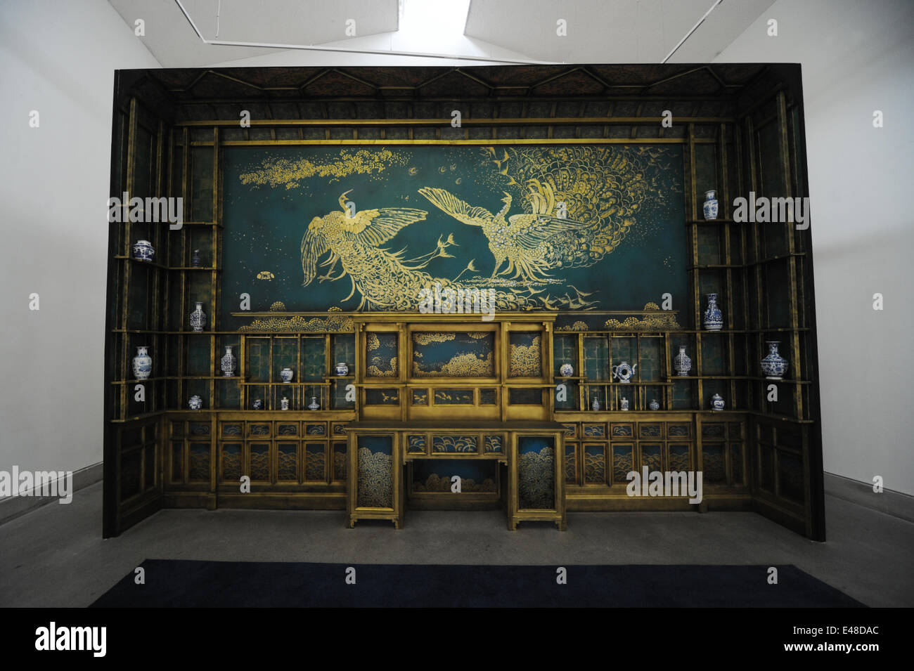 Peacock room whistler hi-res stock photography and images - Alamy