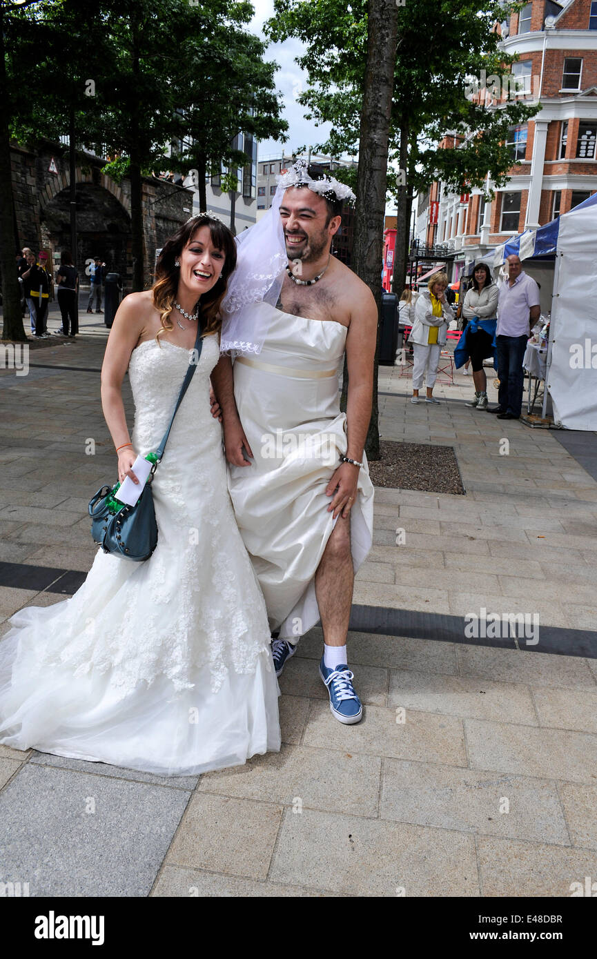 Men cross dressing as women hi-res stock photography and images - Alamy