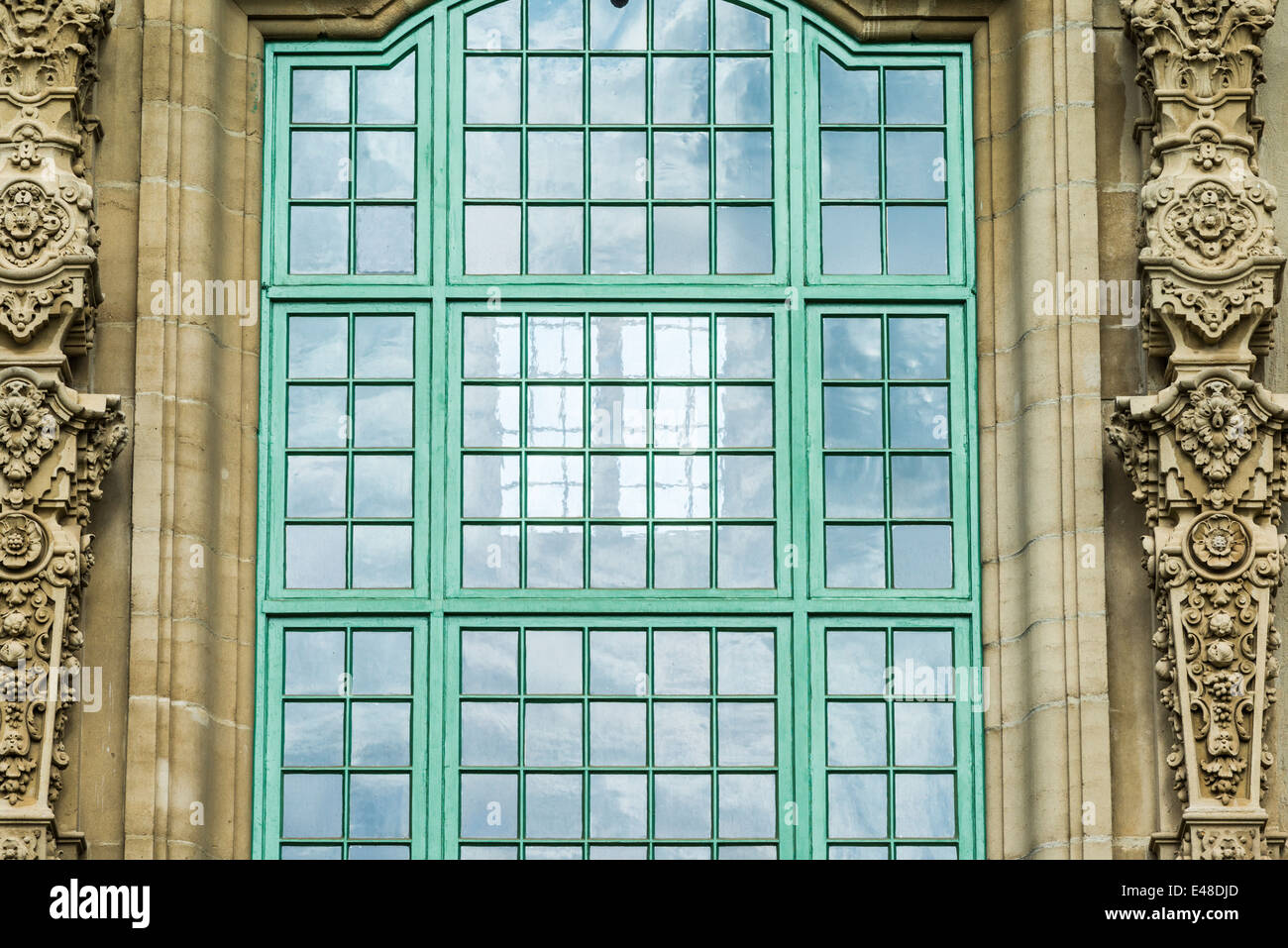 Museums window hi-res stock photography and images - Alamy