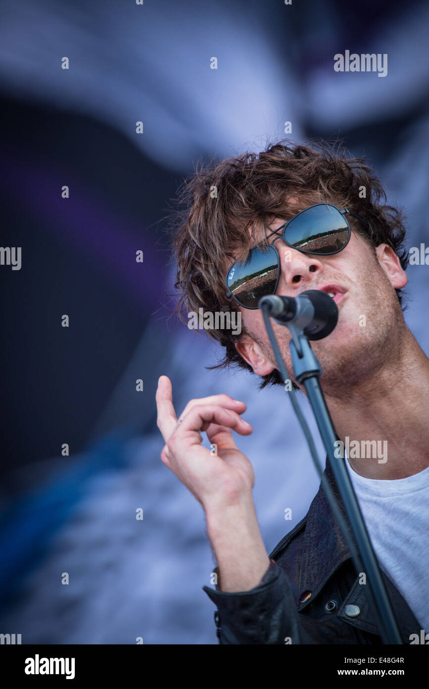Paolo Nutini Scottish Singer High Resolution Stock Photography and ...