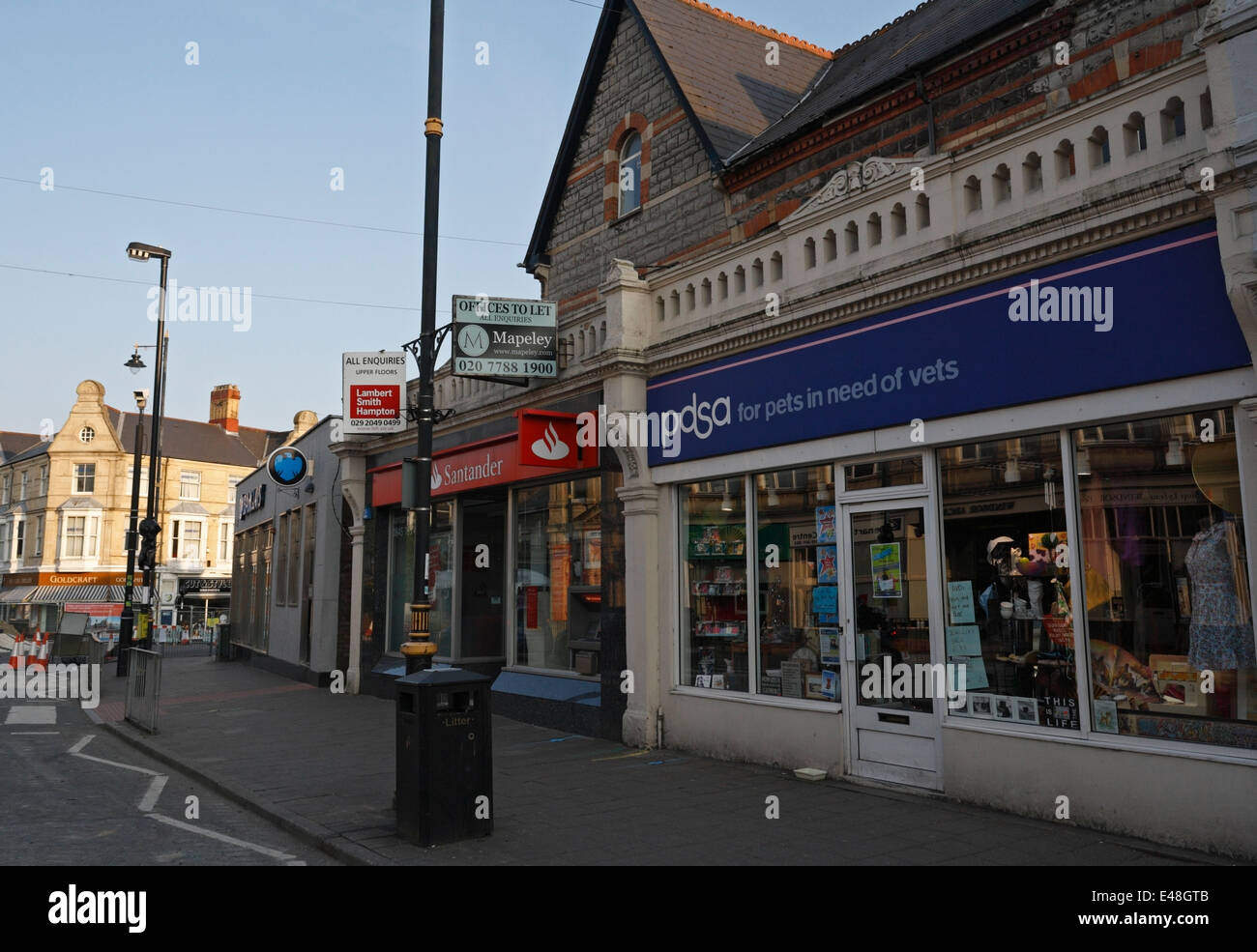 Pdsa shops hi-res stock photography and images - Alamy