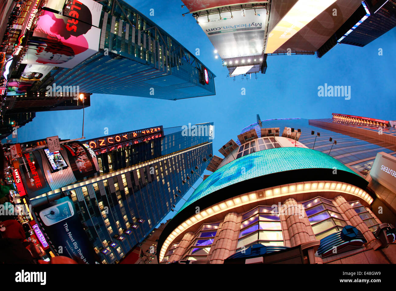 Times building road ny hi-res stock photography and images - Alamy