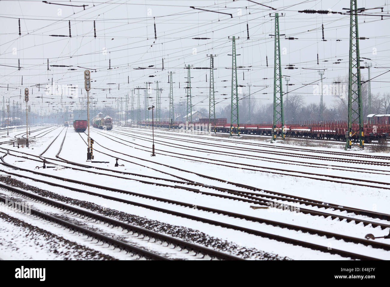 Electrified rail system hi-res stock photography and images - Alamy