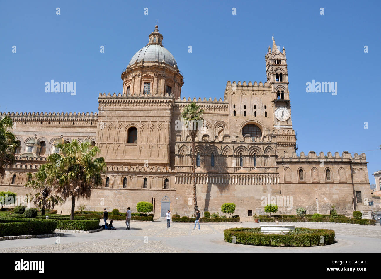 Palermo dome hi-res stock photography and images - Alamy