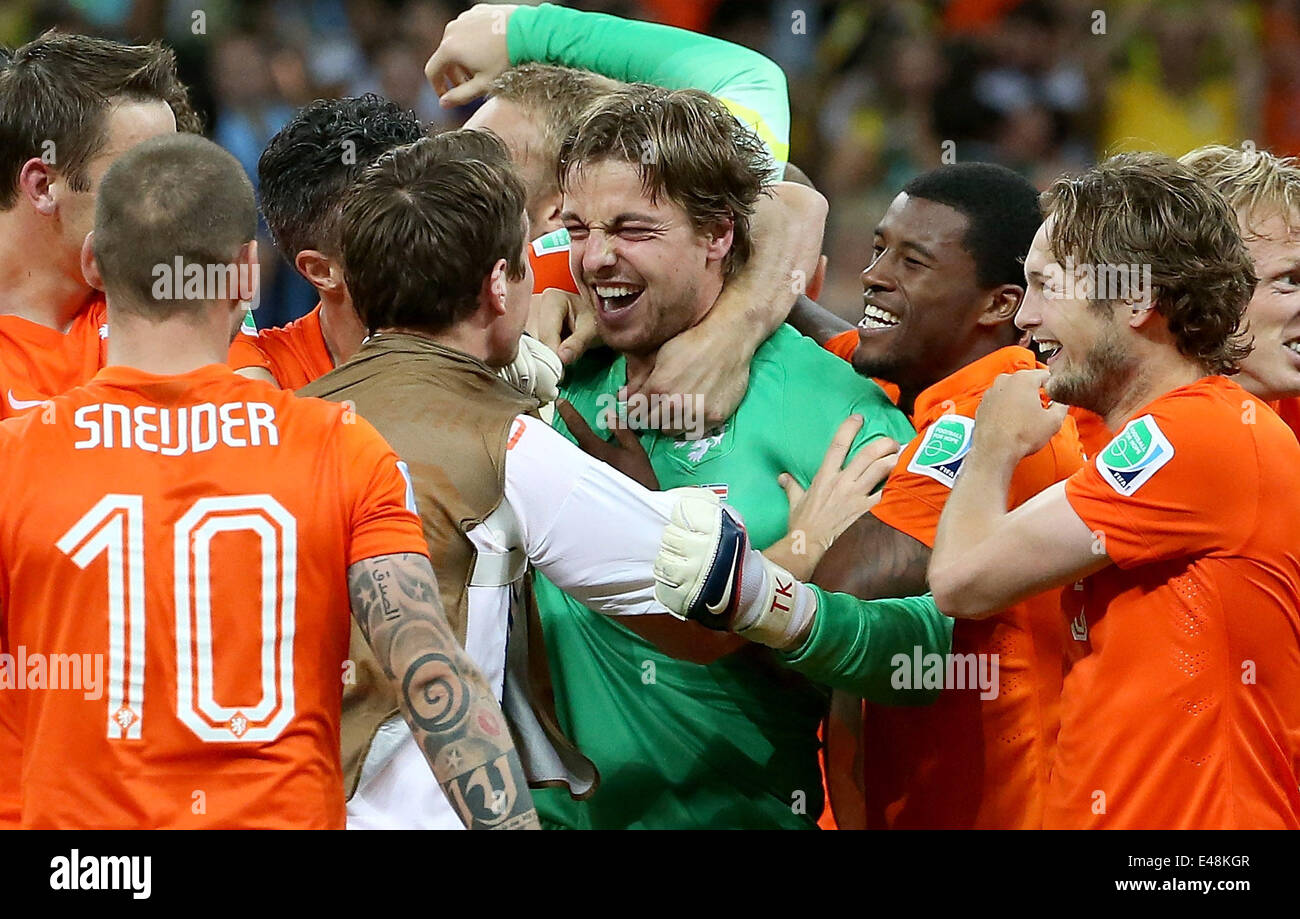 Salvador, Brazil. 5th July, 2014. Netherlands' goalkeeper Tim Krul (C ...