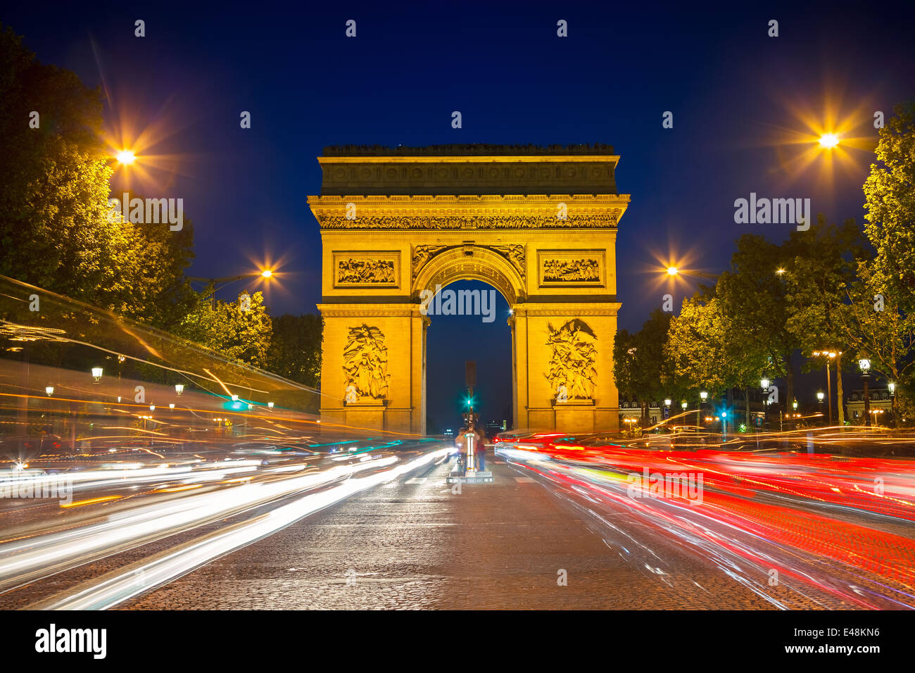 Arch of Triumph at night Stock Photo - Alamy