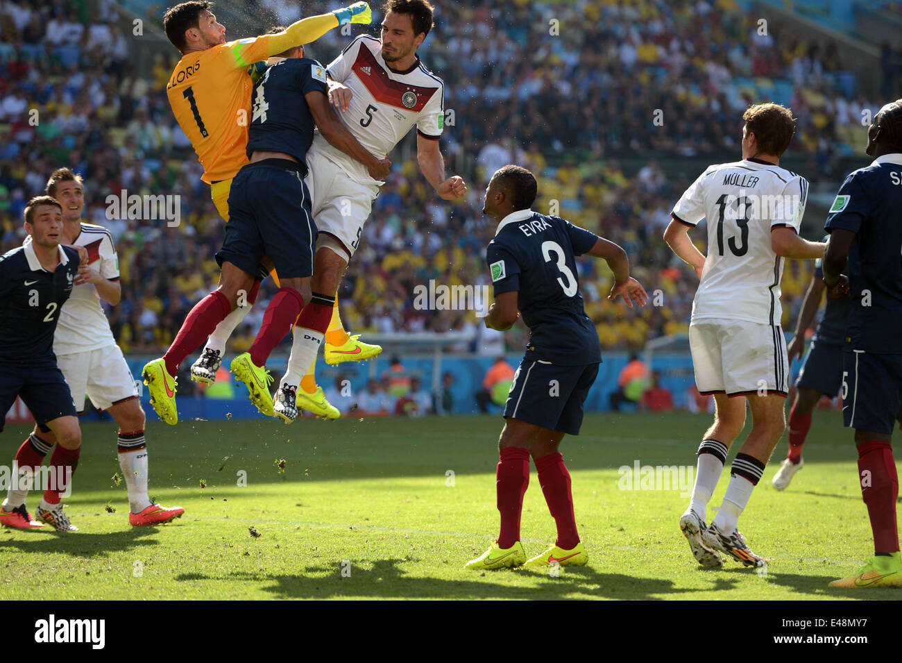 Rio de Janeiro, Brazil. 4th July, 2014. Hugo Lloris (FRA), Mats Hummels ...