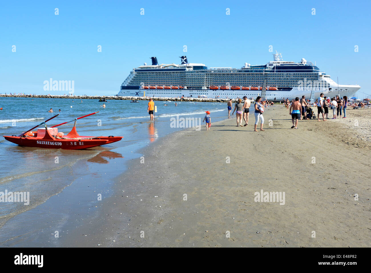 Italy family vacation holidays with kids hi-res stock photography and ...