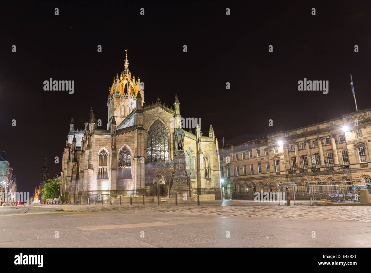Facade of St Giles Cathedral by night Stock Photo - Alamy