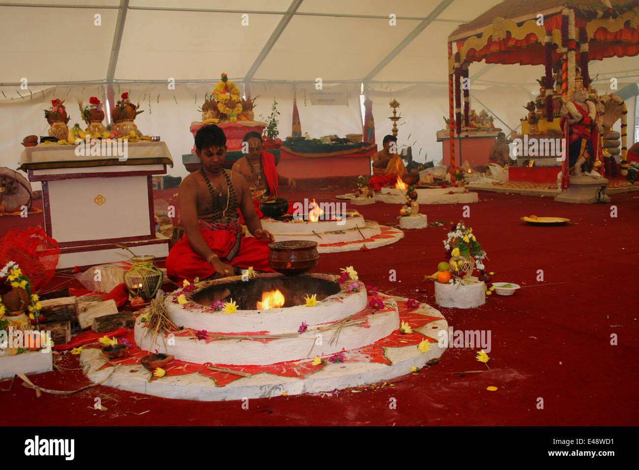 Religious cermony hi-res stock photography and images - Alamy