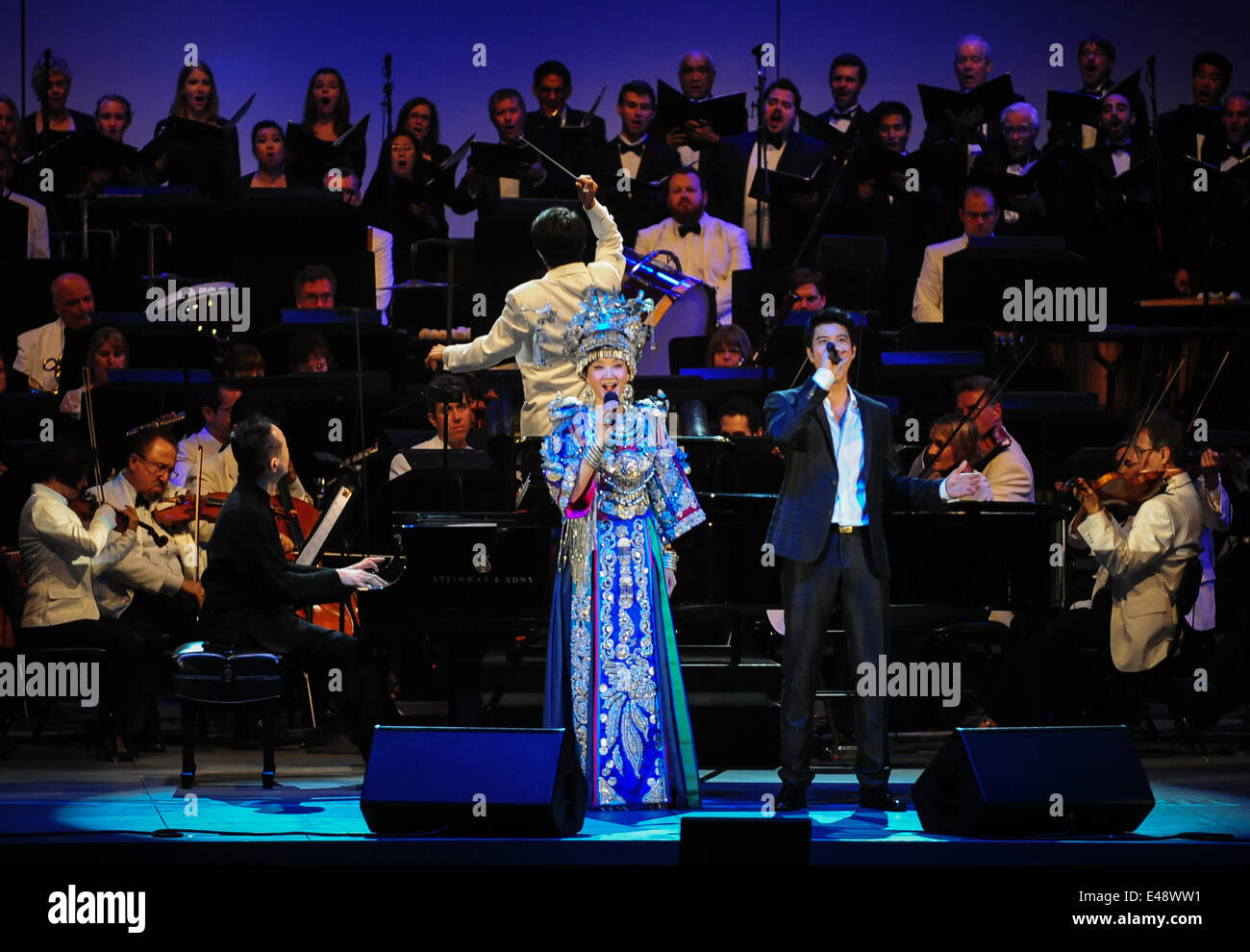 Los Angeles, USA. 5th July, 2014. Chinese singer Song Zuying (L, front ...
