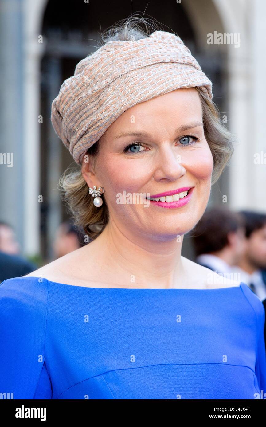 Queen mathilde wedding hi-res stock photography and images - Alamy