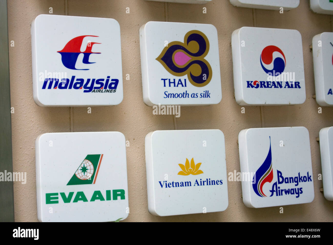 Airline logos hi-res stock photography and images - Alamy