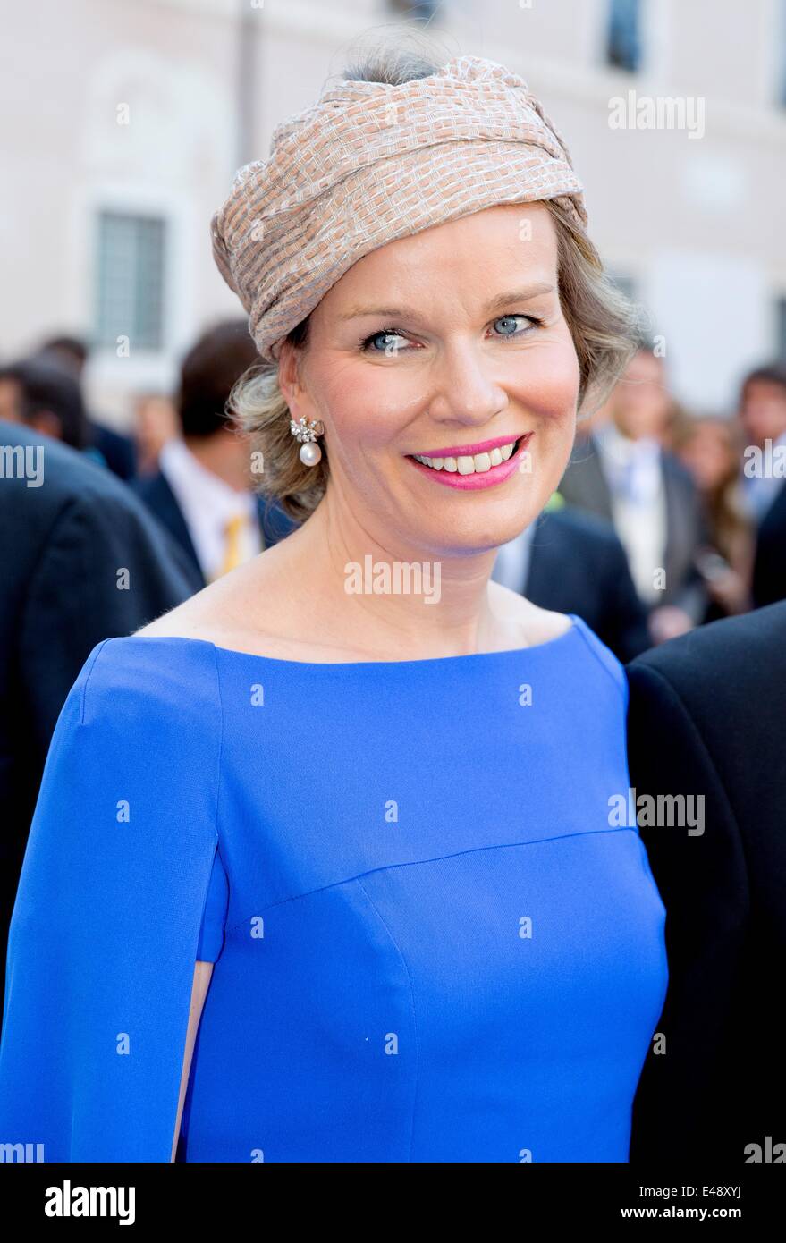Queen mathilde wedding hi-res stock photography and images - Alamy