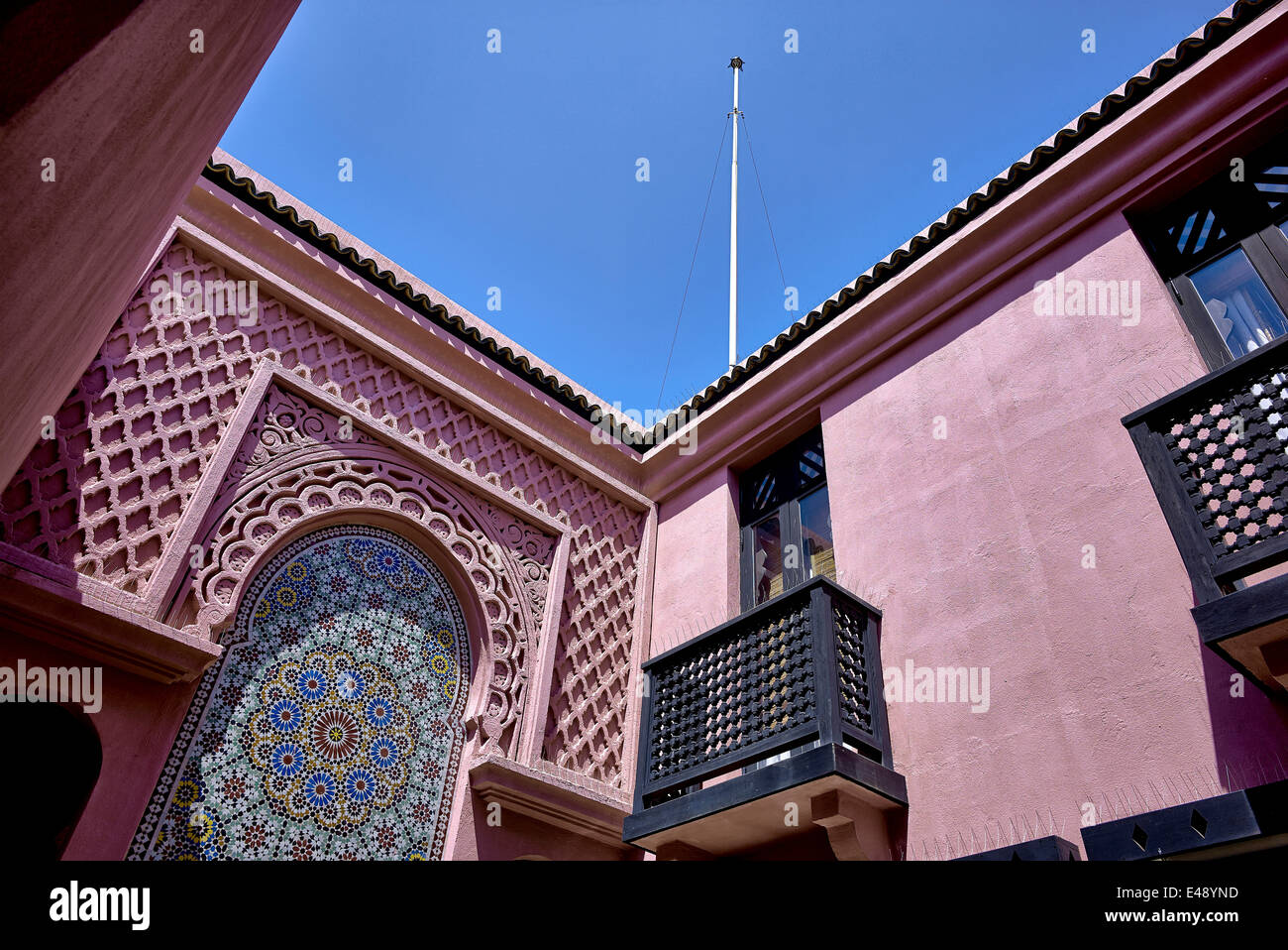 Moroccan architecture with mauve paint building structure detail Stock ...