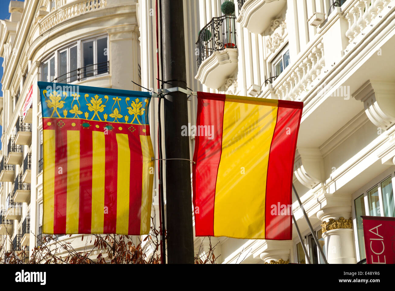 Lamp post banners hi-res stock photography and images - Alamy