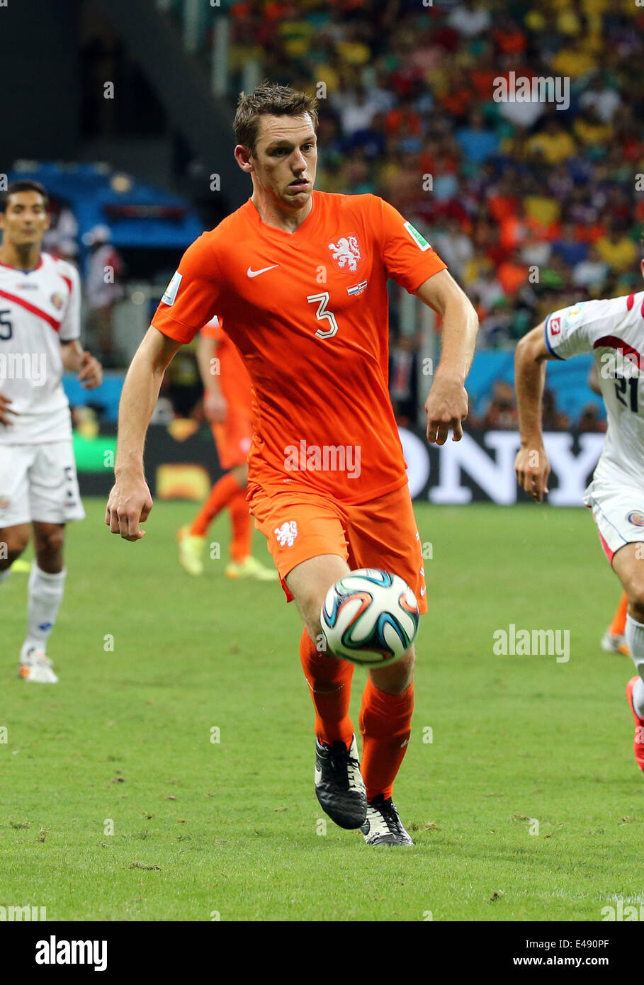 Netherlands costa rica 2014 world cup hi-res stock photography and ...