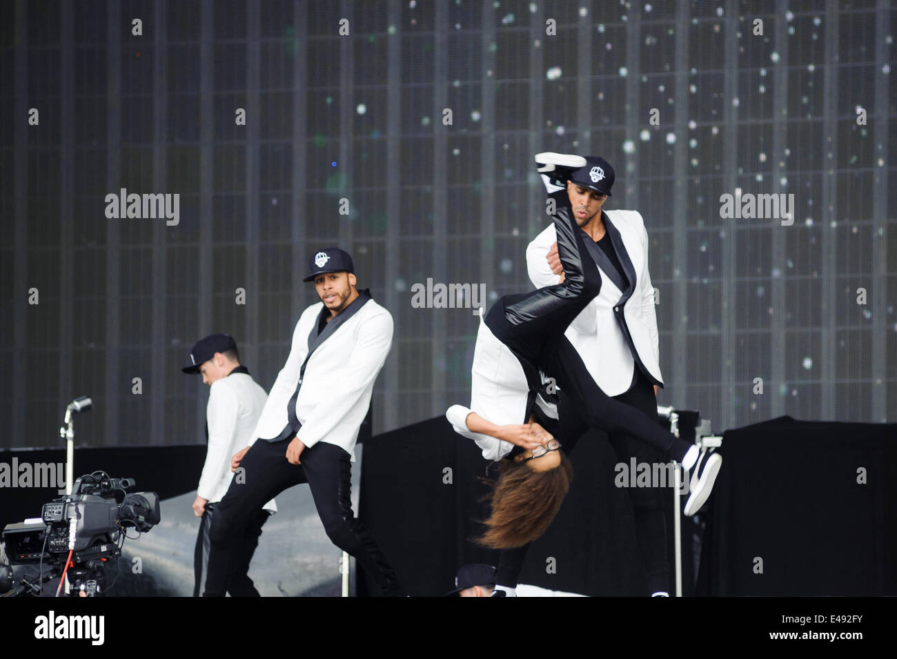 Warren russell and ashley banjo hi-res stock photography and images - Alamy